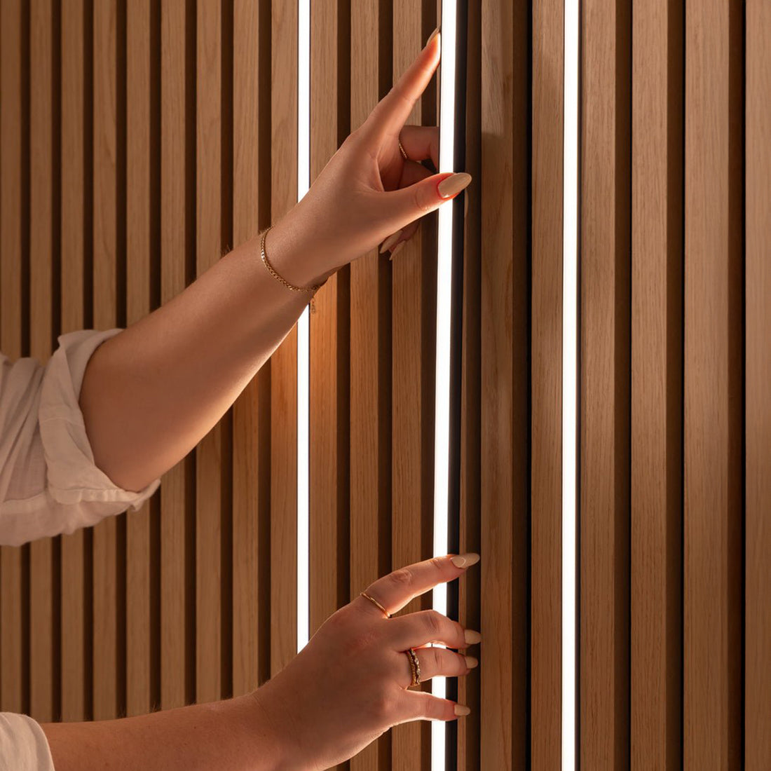 LUSTRE Warm White LED Light Kit | Naturewall SlatWall Accesories